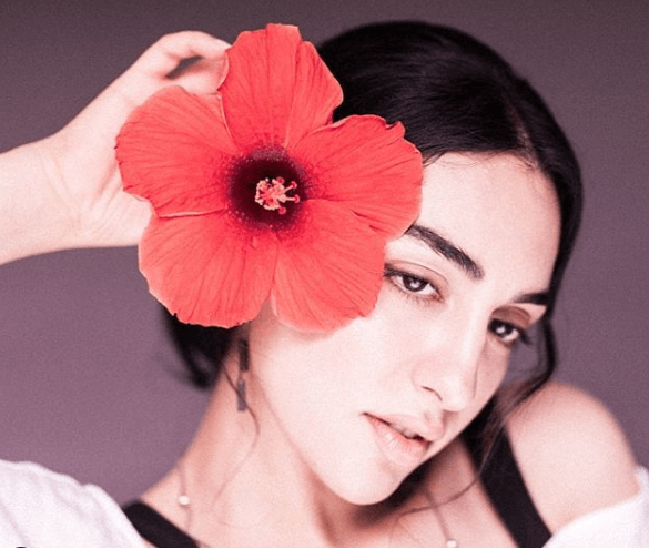 Toranj Kayvon Wiki, Age, Height, Career, Family, Boyfriend, Instagram ...