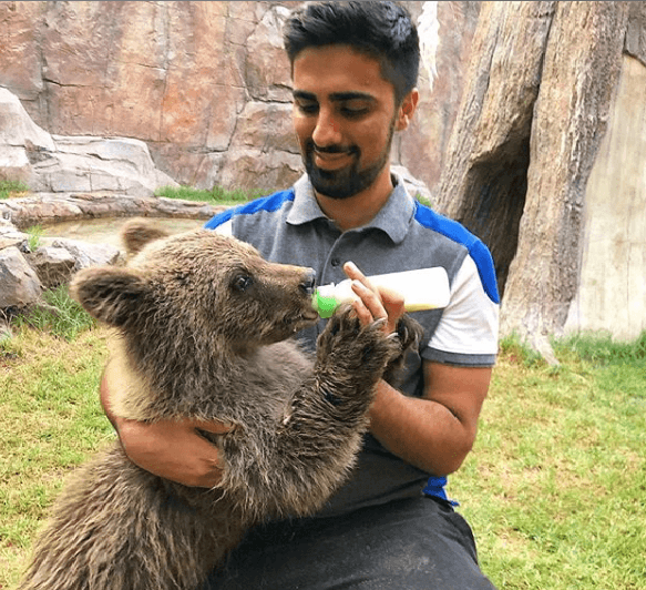 Mo Vlogs Wiki Age Height Youtube Career Girlfriend Youtube Income